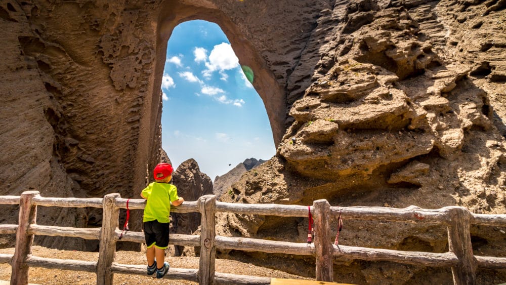 Shipton's Arch | Guide to the World's Tallest Natural Arch (Xinjiang ...